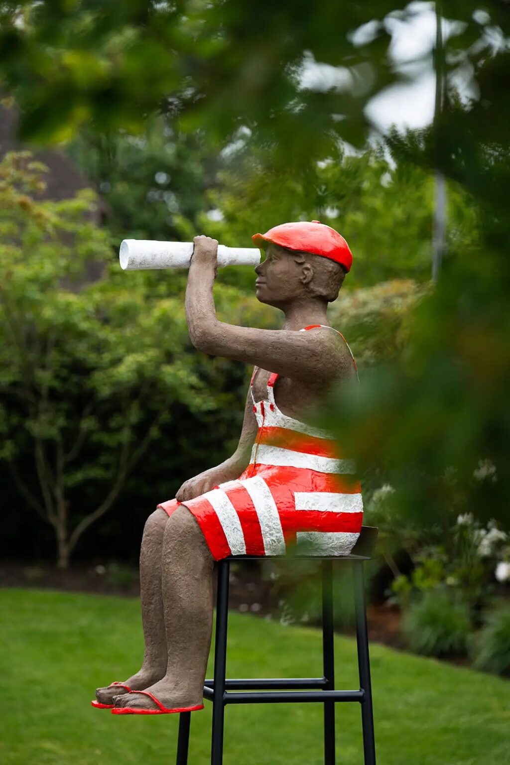 Man with binoculars Art for the garden Knokke - Veerle De Vos